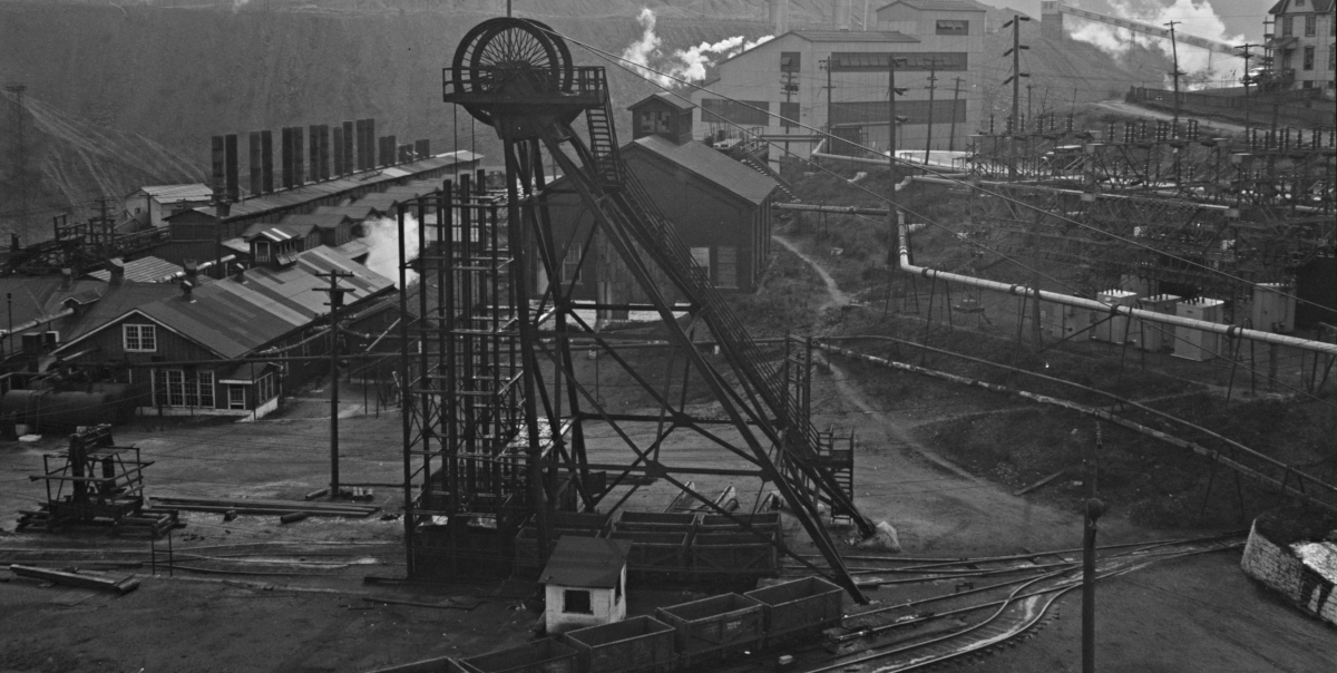 Incredible photographs document the Maple Hill mine near Shenandoah in ...