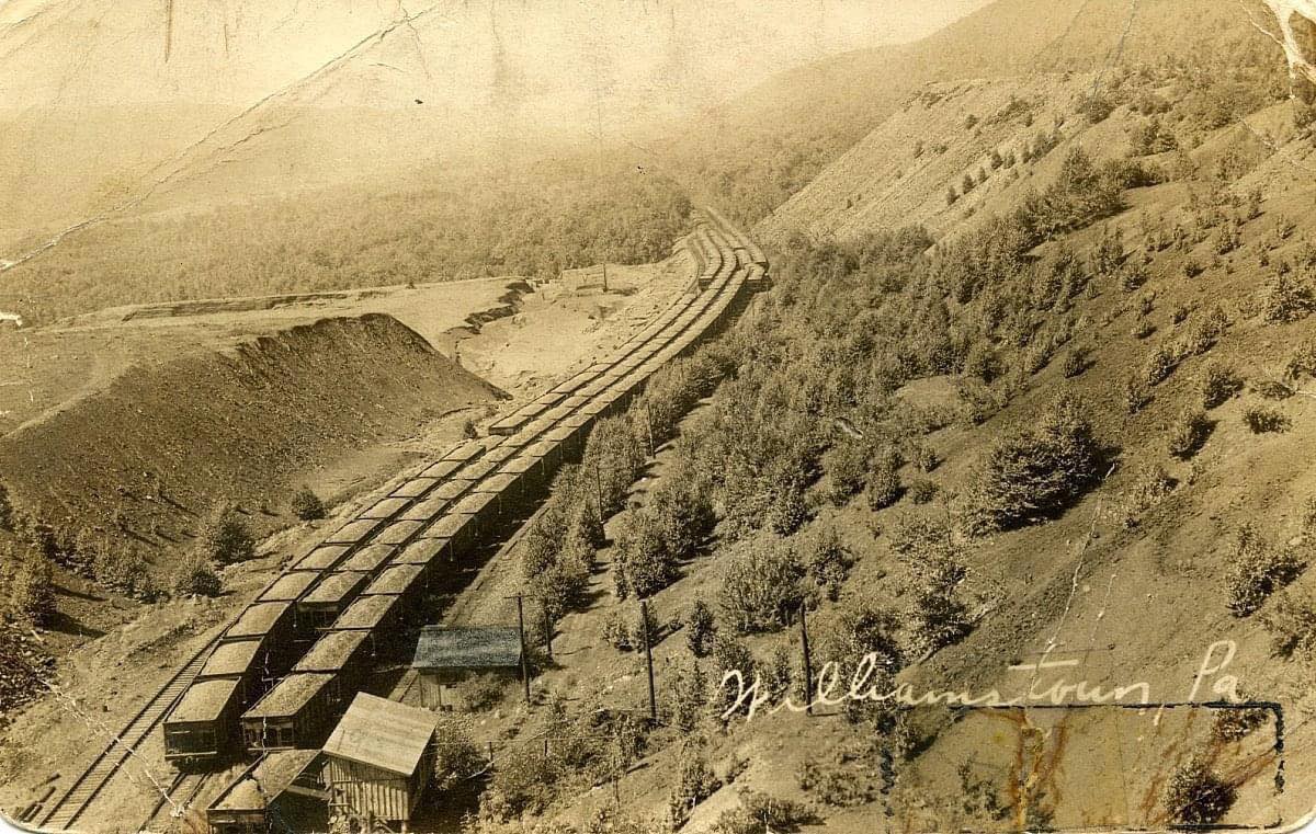 Aerial image shows Williamstown Colliery before its closure | 1938 ...